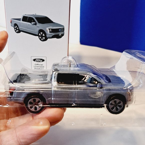 Hallmark | Holiday | 223 Hallmark Keepsake 2022 Ford F50 Lightning ...